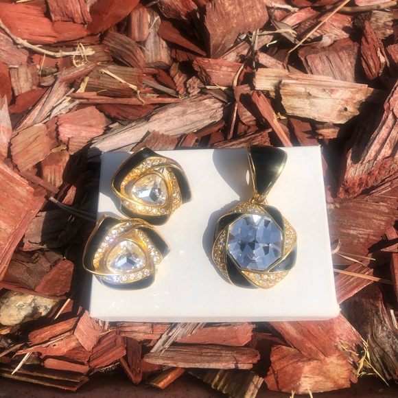Swarovski | Jewelry | Swarovski Earring And Pendant Vintage Jewelry Set ...